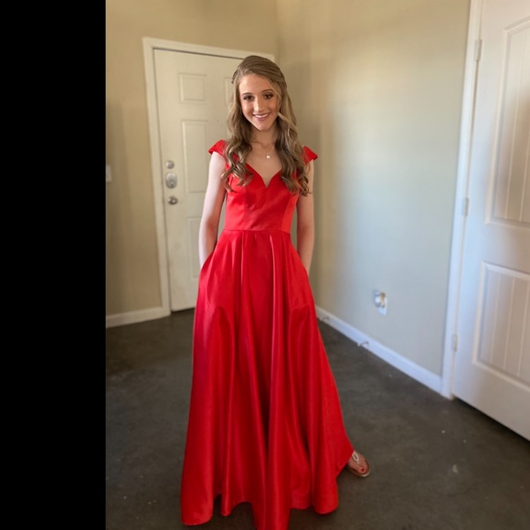 Lore | Dresses | Lor Red Formal Gown With Pockets Size 2 | Poshmark